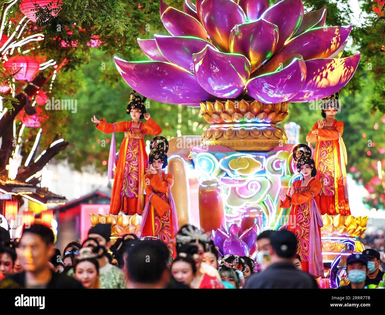 Grand tang dynasty everbright city hi-res stock photography and images ...