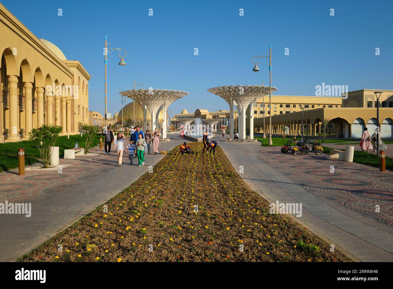 Pedestrian mall walking hi-res stock photography and images - Alamy