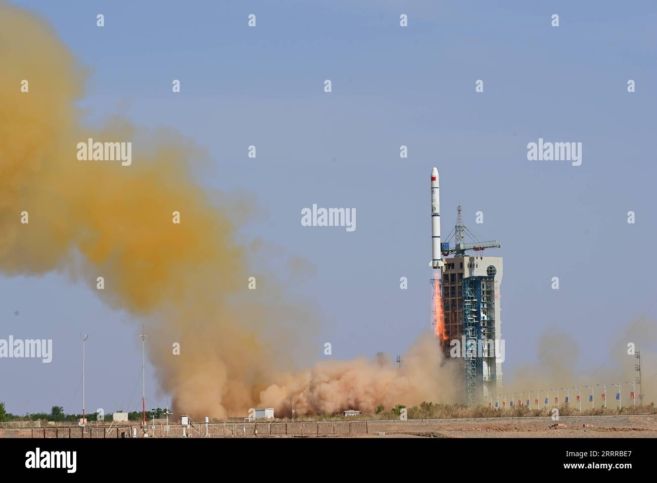 230521 -- JIUQUAN, May 21, 2023 -- A Long March-2C carrier rocket ...