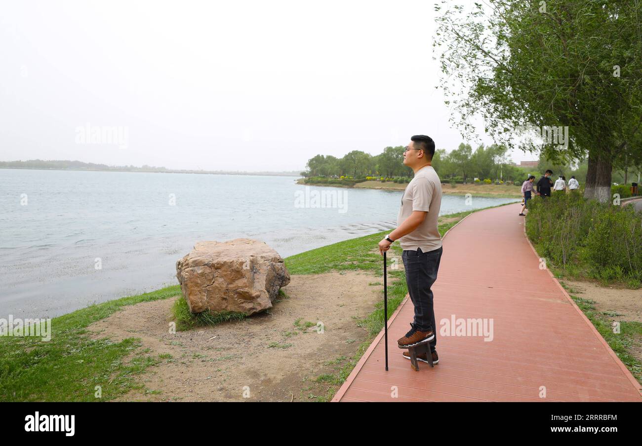 20 foot drop hi-res stock photography and images - Alamy