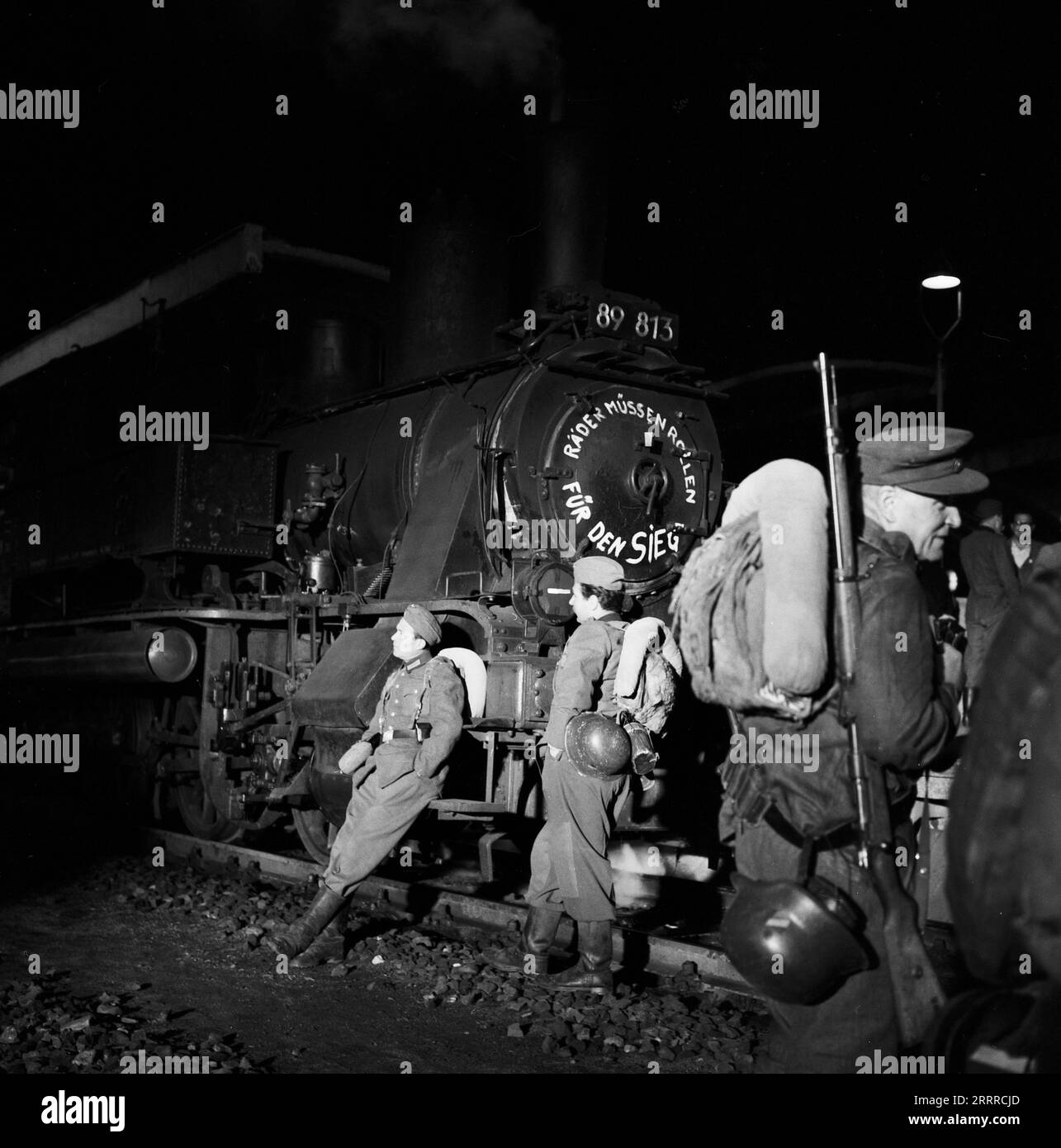 Rader mussen rollen fur den sieg hi-res stock photography and images ...