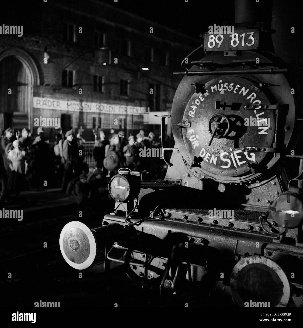 Rader mussen rollen fur den sieg hi-res stock photography and images ...