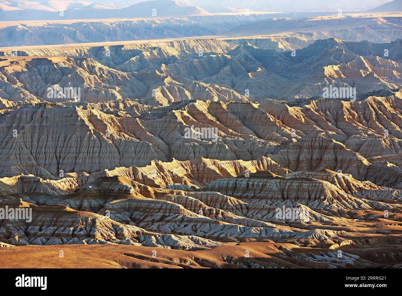 230527 -- LHASA, May 27, 2023 -- This photo taken on May 25, 2023 shows ...