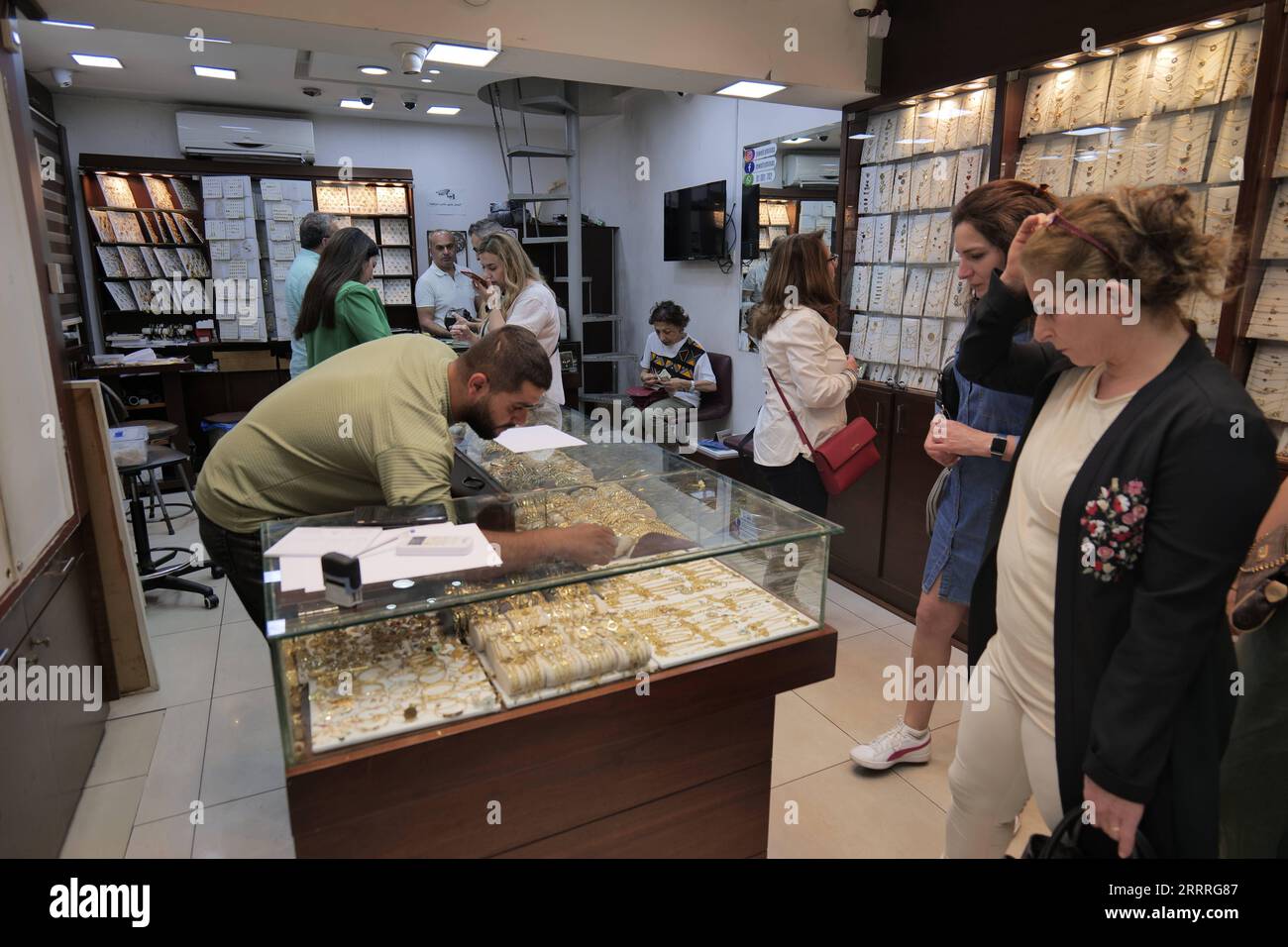 Gold jewelry lebanon hi-res stock photography and images - Alamy