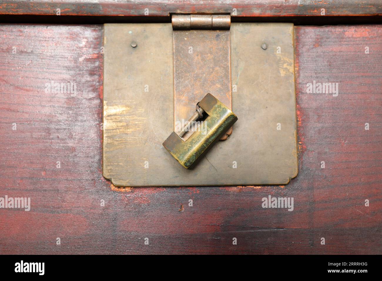 Copper lock on a cabinet, traditional Chinese style, North China Stock ...