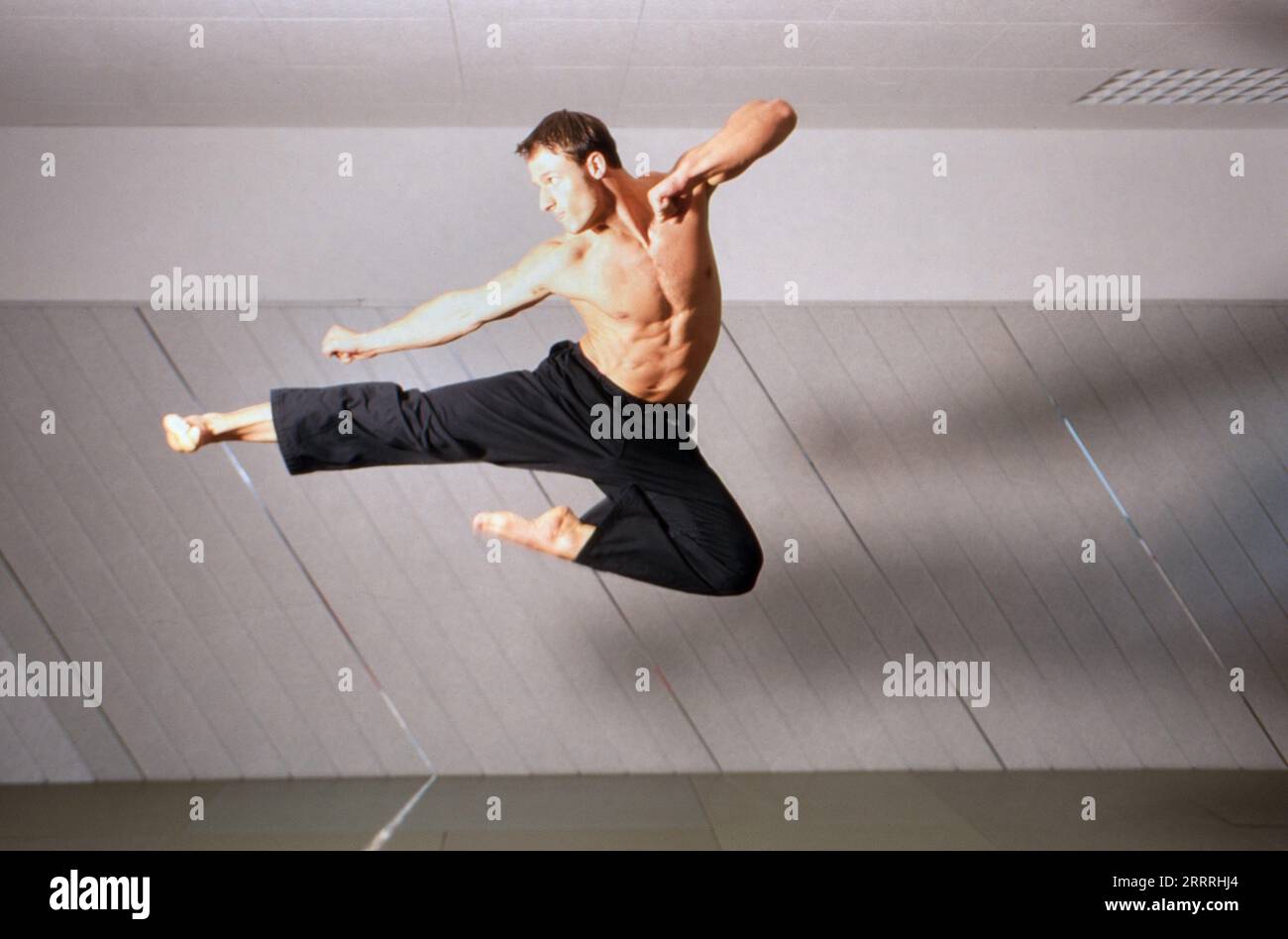 Model Lars Wunsch bei einer Studiofotosession zum Thema "Martial Arts ...