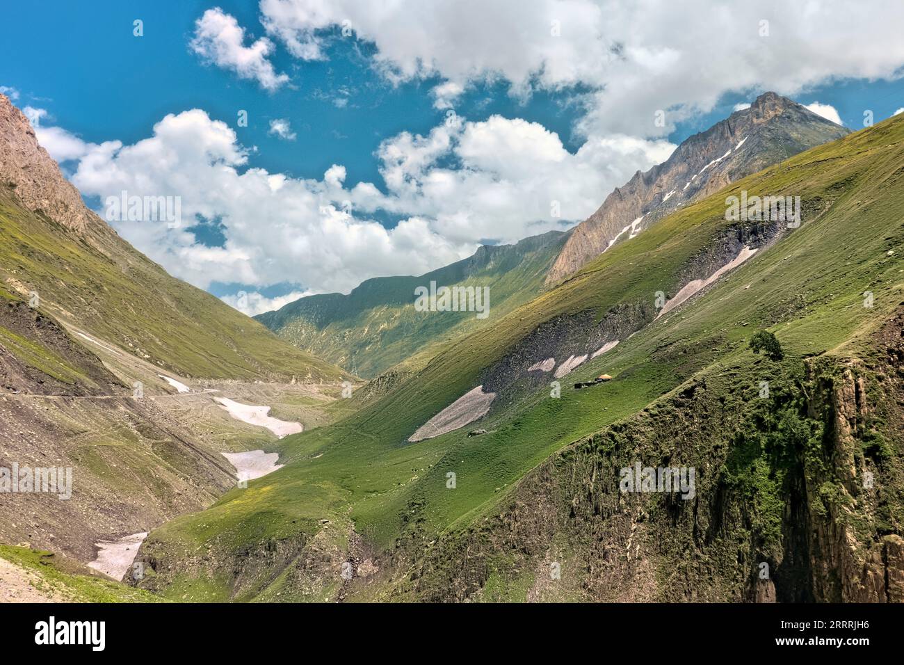 Alpine hamlet in the Vale of Kashmir, Sonamarg, Kashmir, India Stock ...