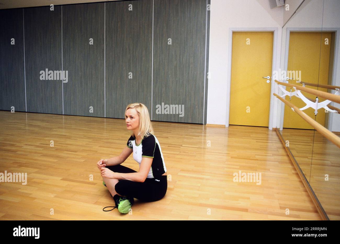 Simone Christ, deutsche Musikerin und Sängerin, beim Aufwärem zum ...