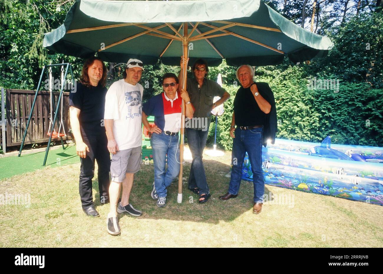 Die Puhdys, deutsche Rockband der ehemaligen DDR, unter einem ...