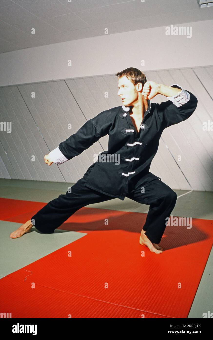 Model Lars Wunsch bei einer Studiofotosession zum Thema "Martial Arts ...