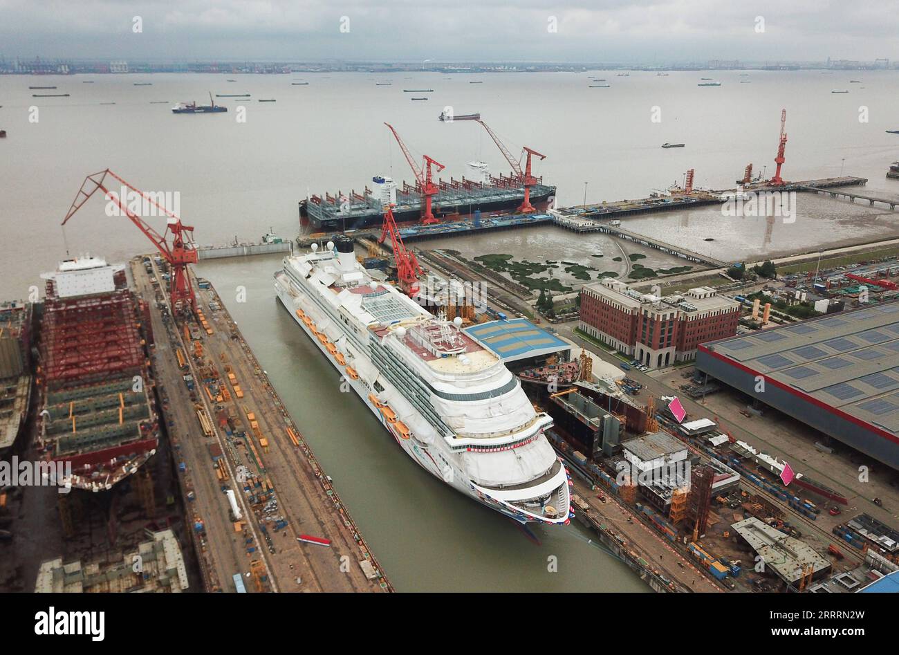 230606 -- SHANGHAI, June 6, 2023 -- This aerial photo taken on June 6 ...