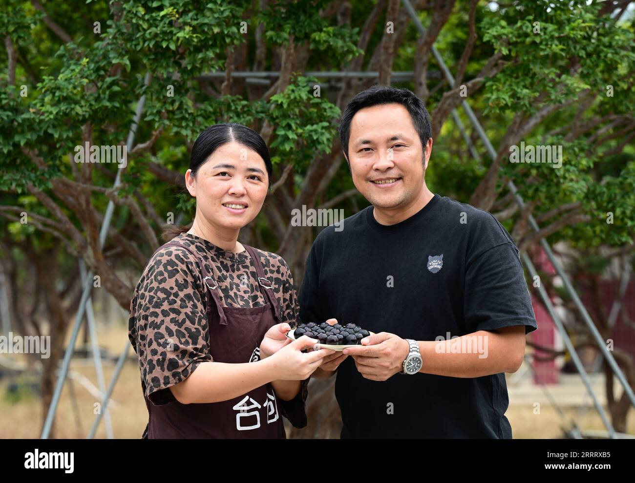 230616 -- PUTIAN, June 16, 2023 -- Chen Zhengxin and his wife Ye Liqing ...