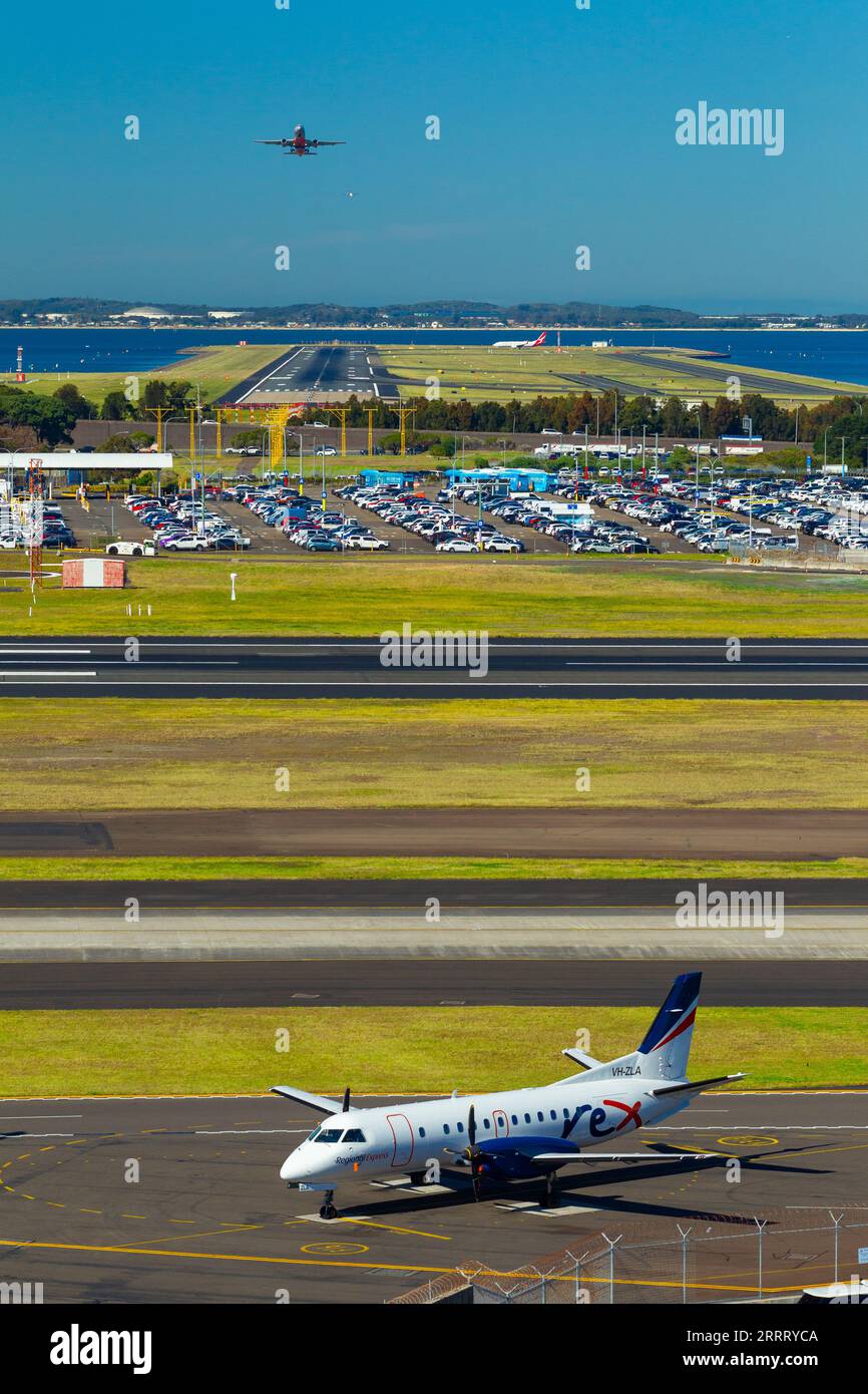 Aircraft movements on runway 16L/34R at Sydney (Kingsford Smith ...
