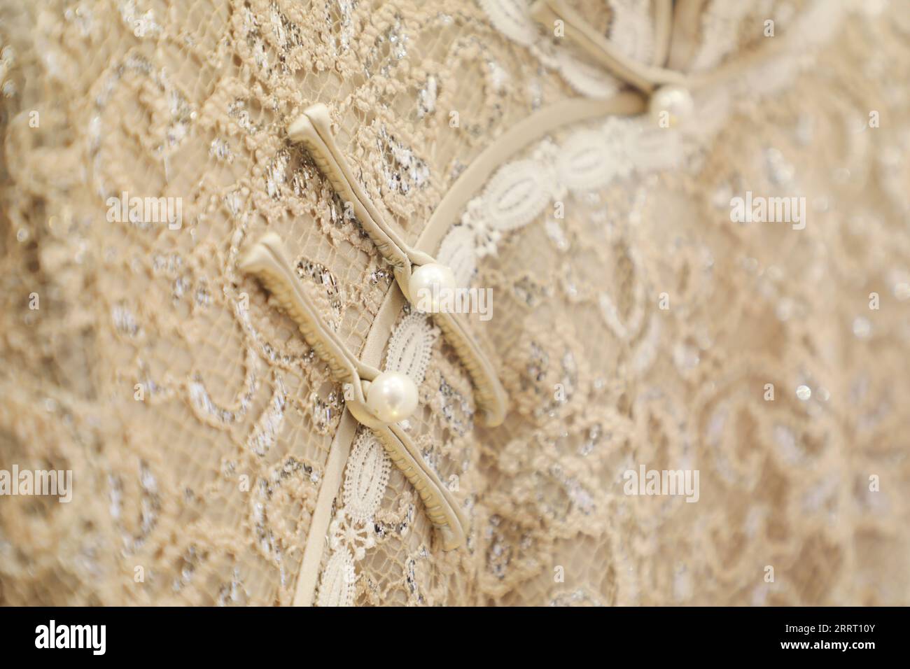 Button loop hi-res stock photography and images - Alamy