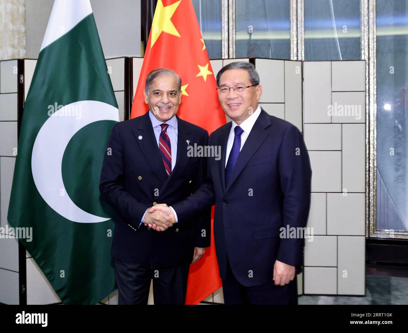 230622 -- PARIS, June 22, 2023 -- Chinese Premier Li Qiang meets with ...