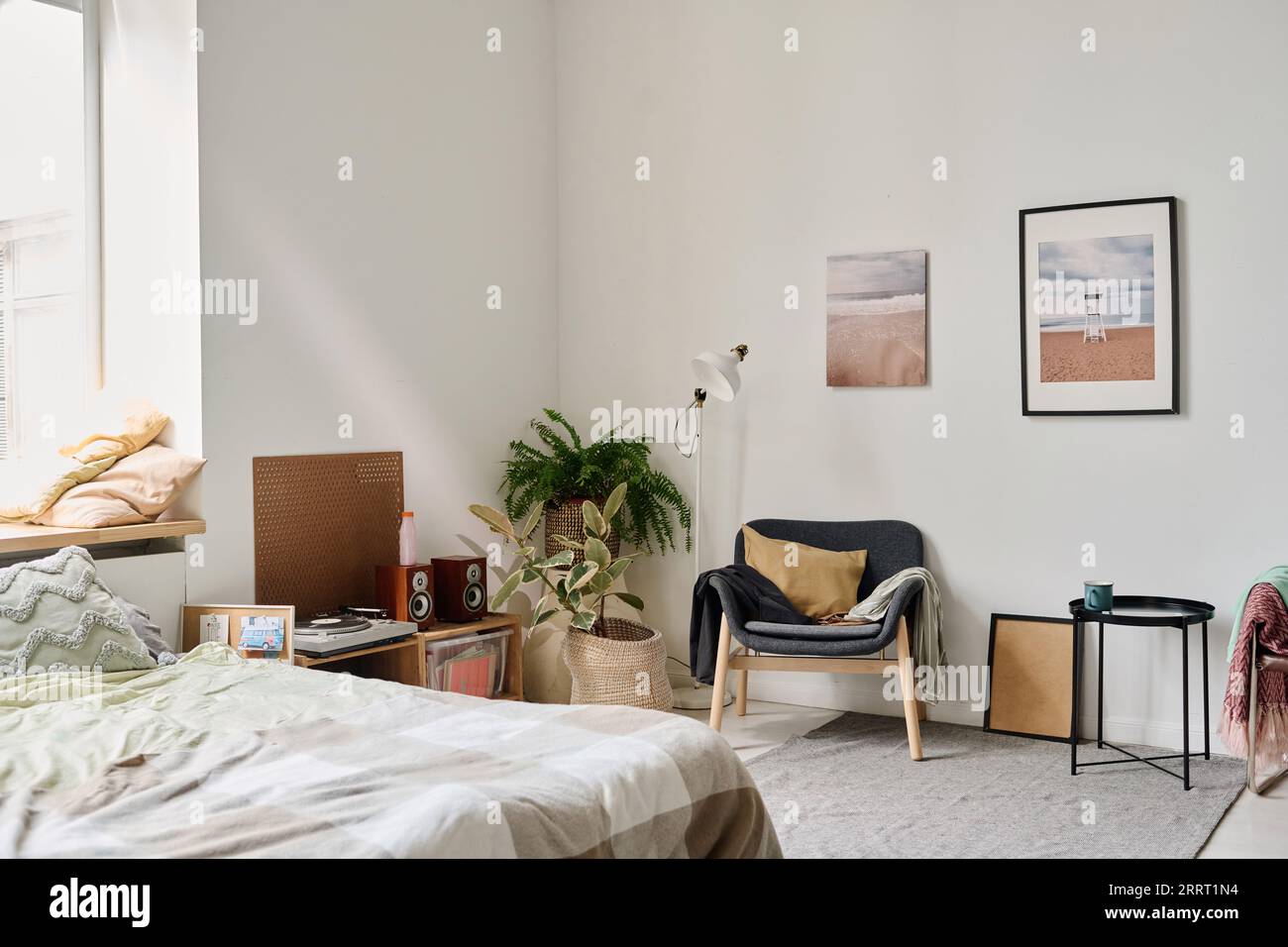 Modern empty bedroom of teenager in apartment Stock Photo - Alamy