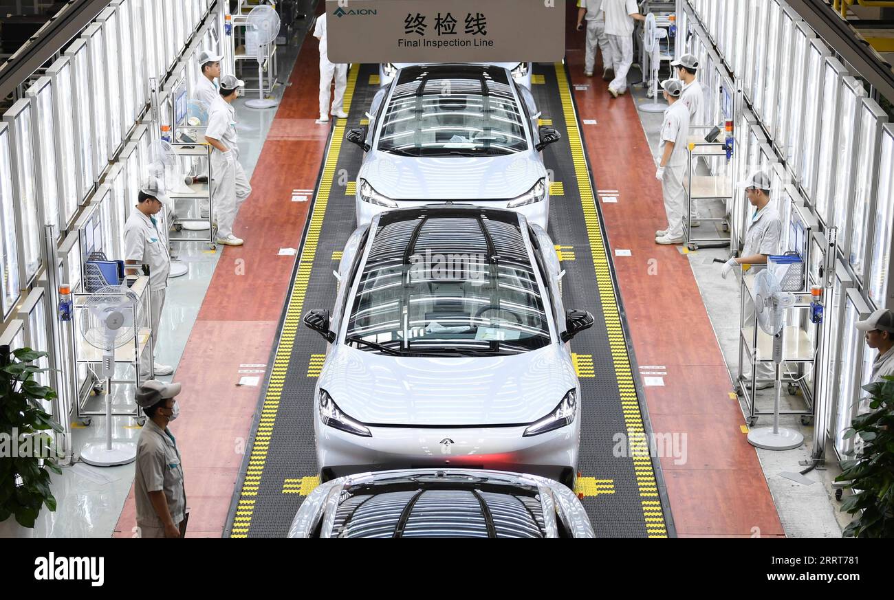 China vehicle assembly line hi-res stock photography and images - Alamy