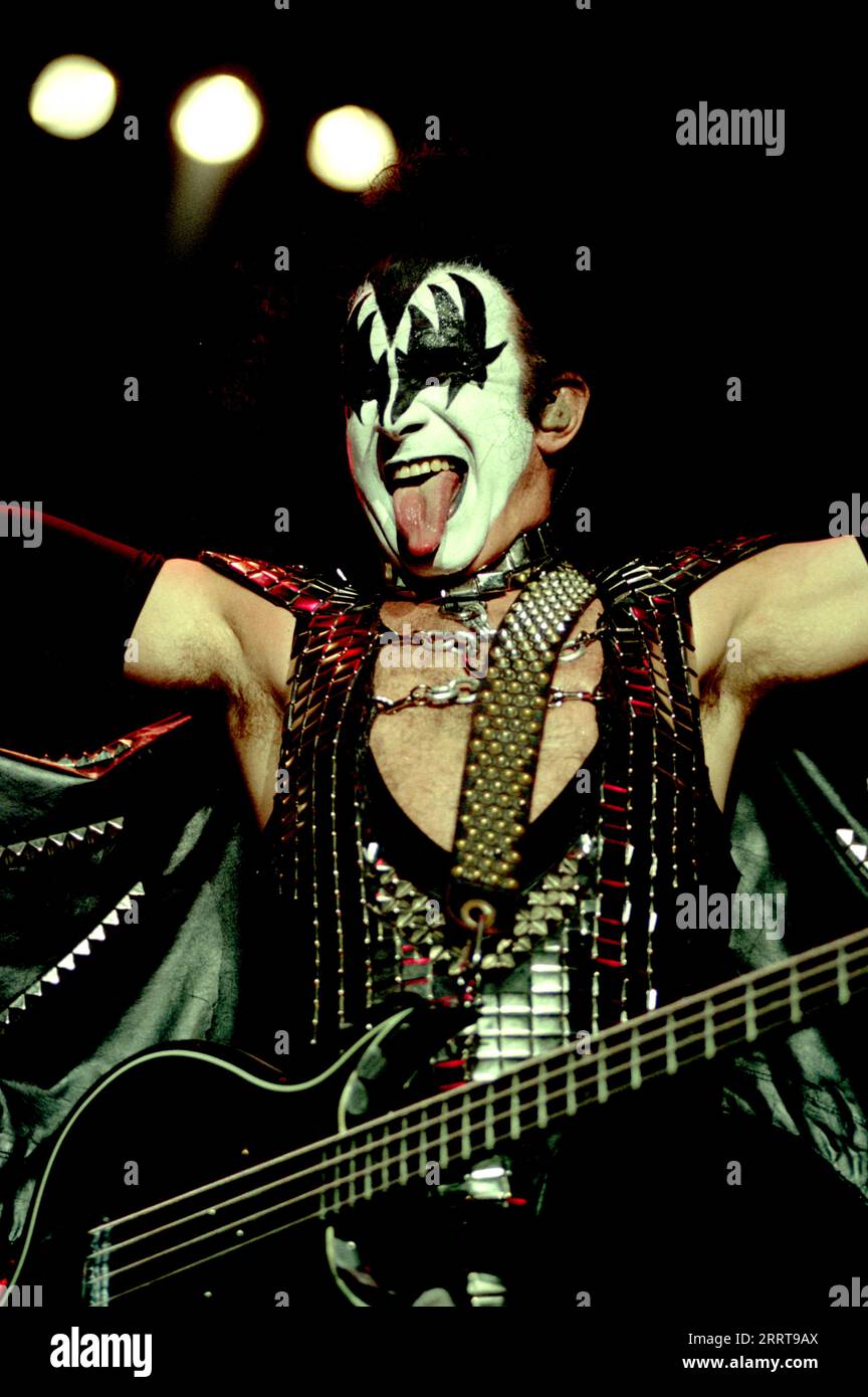 Kiss reunion 1996 hi-res stock photography and images - Alamy