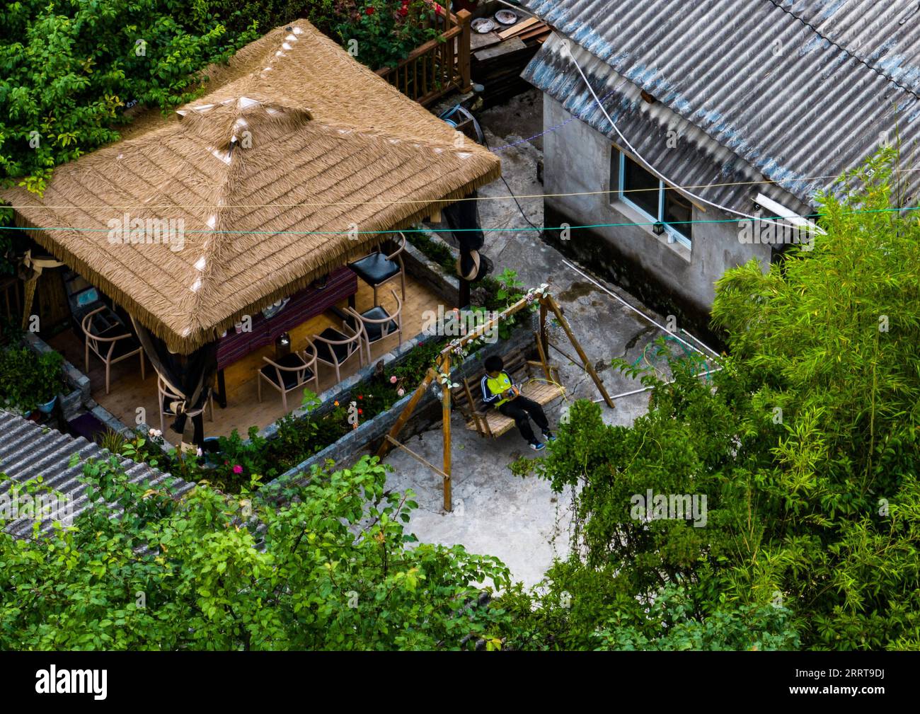 Children borrow a book library hi-res stock photography and images - Alamy