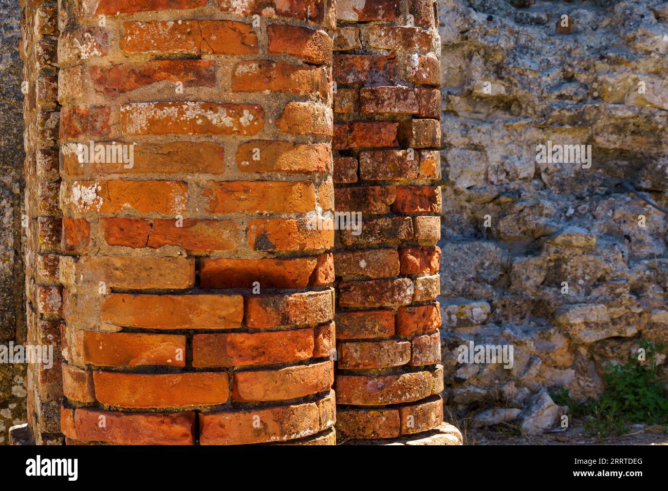 Roman brick hi-res stock photography and images - Alamy