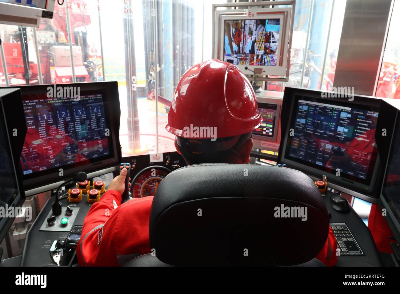 Drilling console hi-res stock photography and images - Alamy