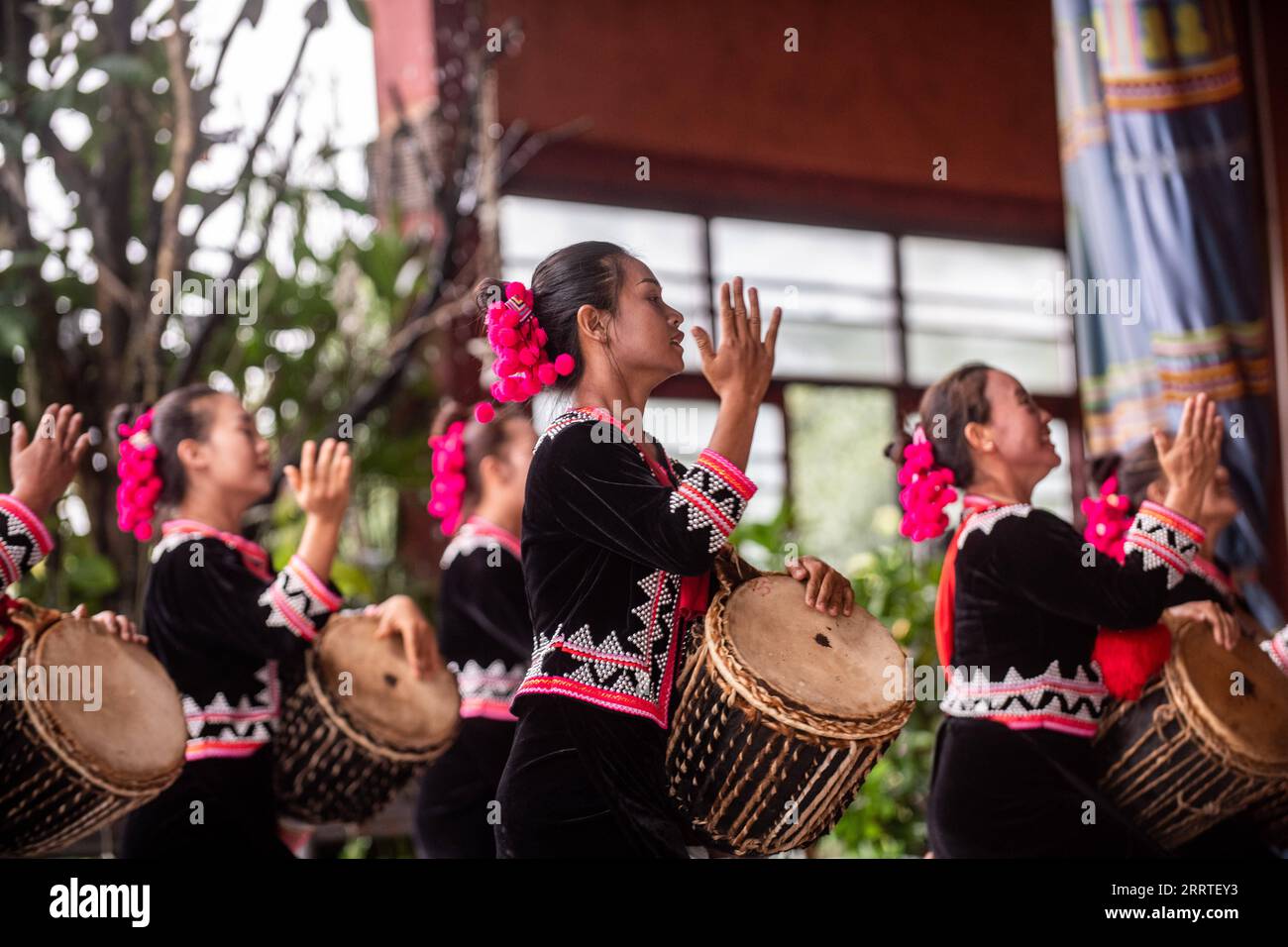 230721 -- PUER, July 21, 2023 -- Villagers dance at Banli Village of ...
