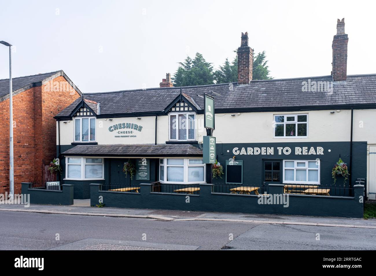 Pub in middlewich hi-res stock photography and images - Alamy
