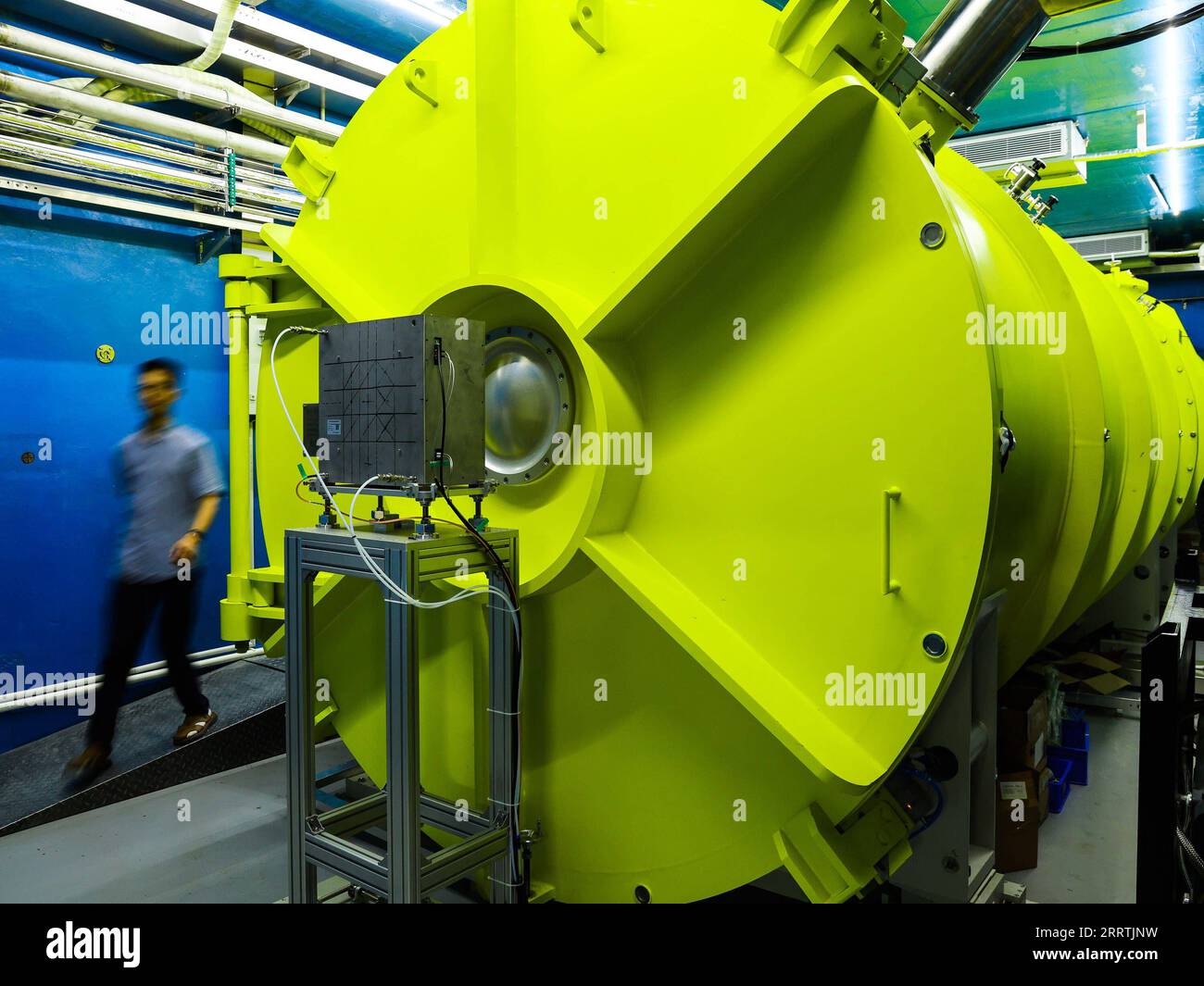 Small angle neutron scattering hi-res stock photography and images - Alamy