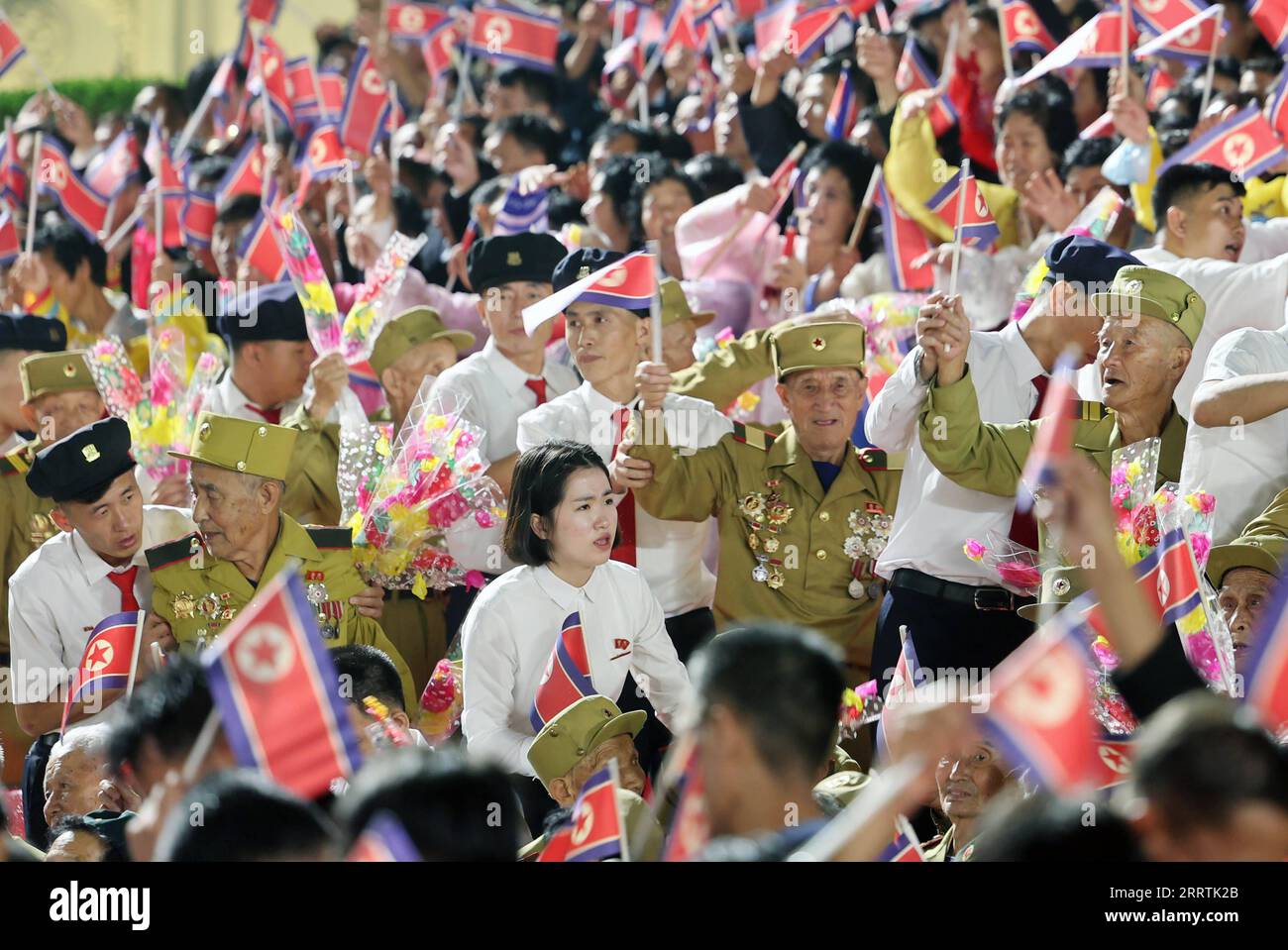 Kim il sung square parade hi-res stock photography and images - Alamy
