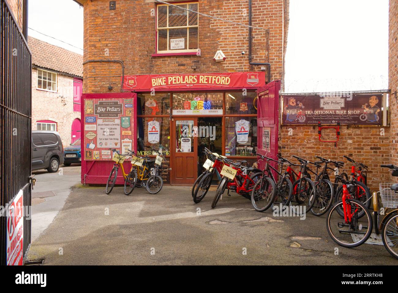 Traditional bike shop in Retford Stock Photo - Alamy