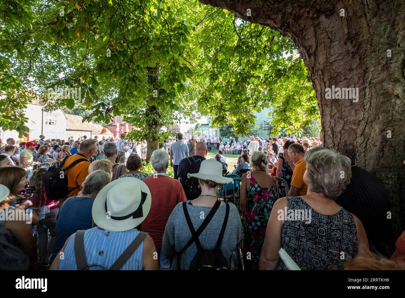 Unveiling statue 40 years hi-res stock photography and images - Alamy