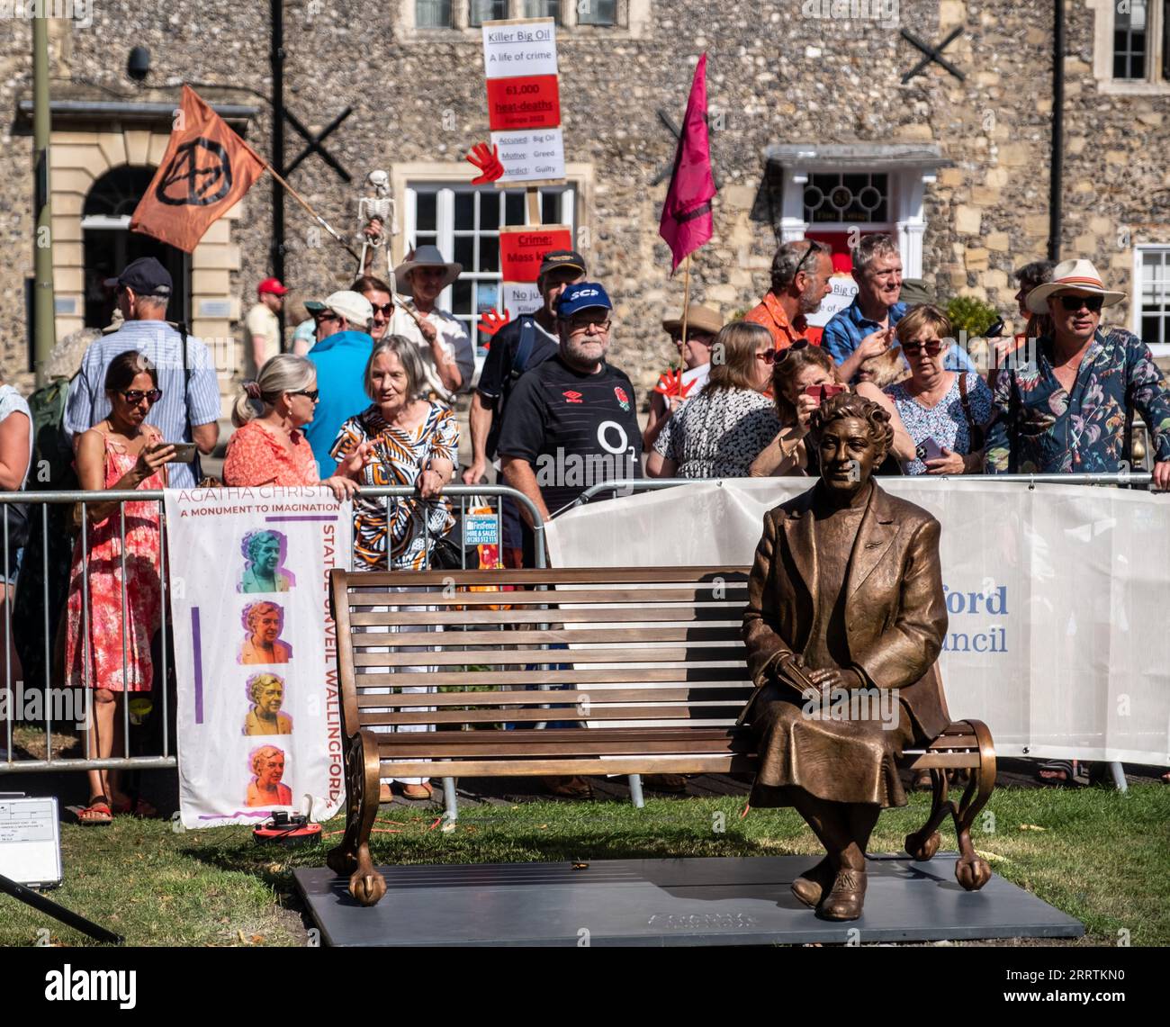 Unveiling statue 40 years hi-res stock photography and images - Alamy