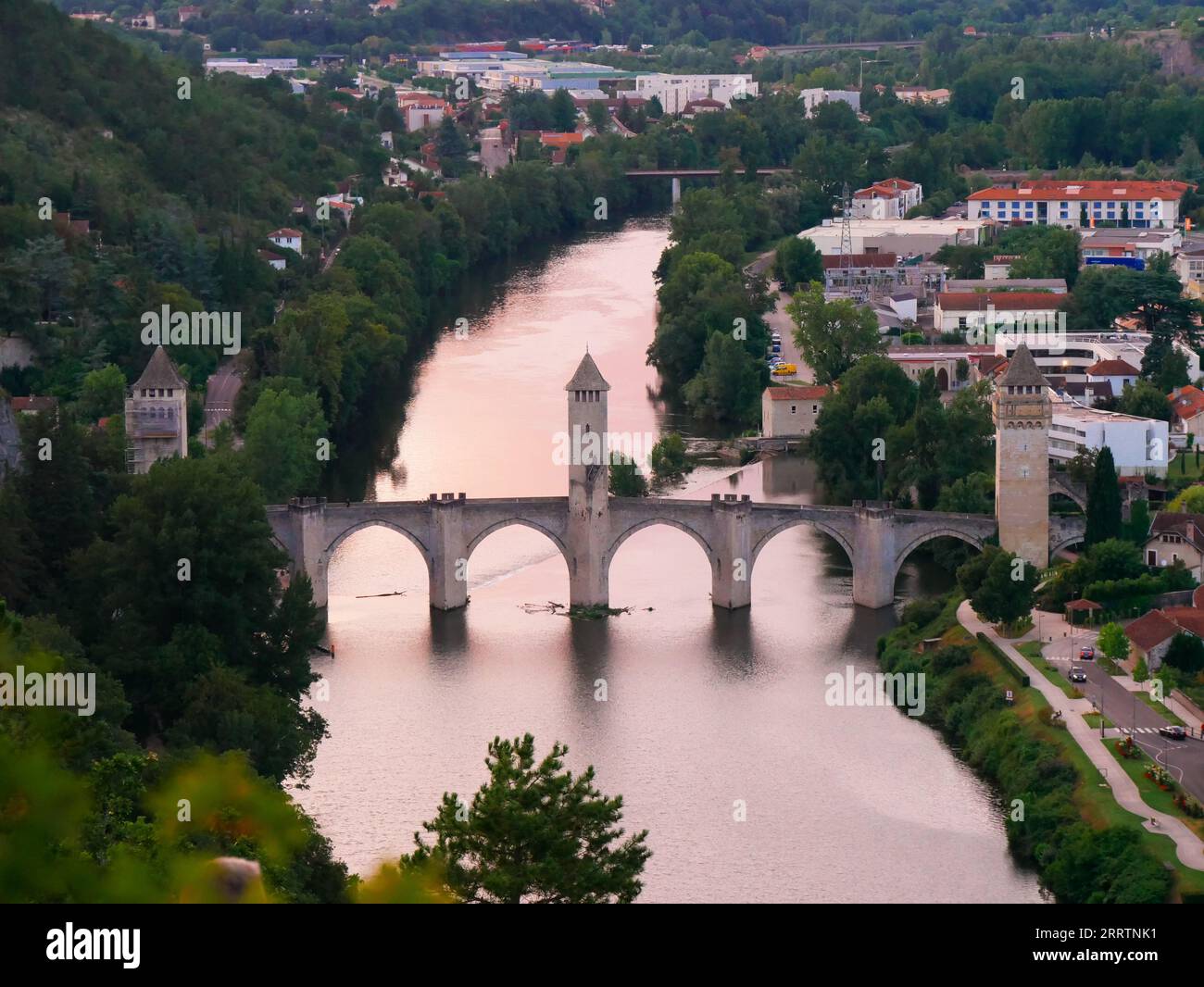 Valentré bridge with three towers in the evening light in Cahors, Lot ...