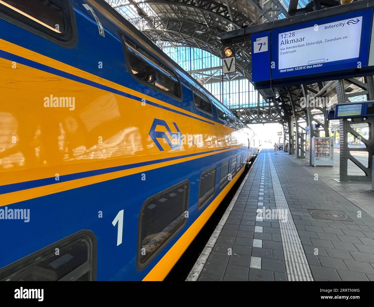 1e class hi-res stock photography and images - Alamy