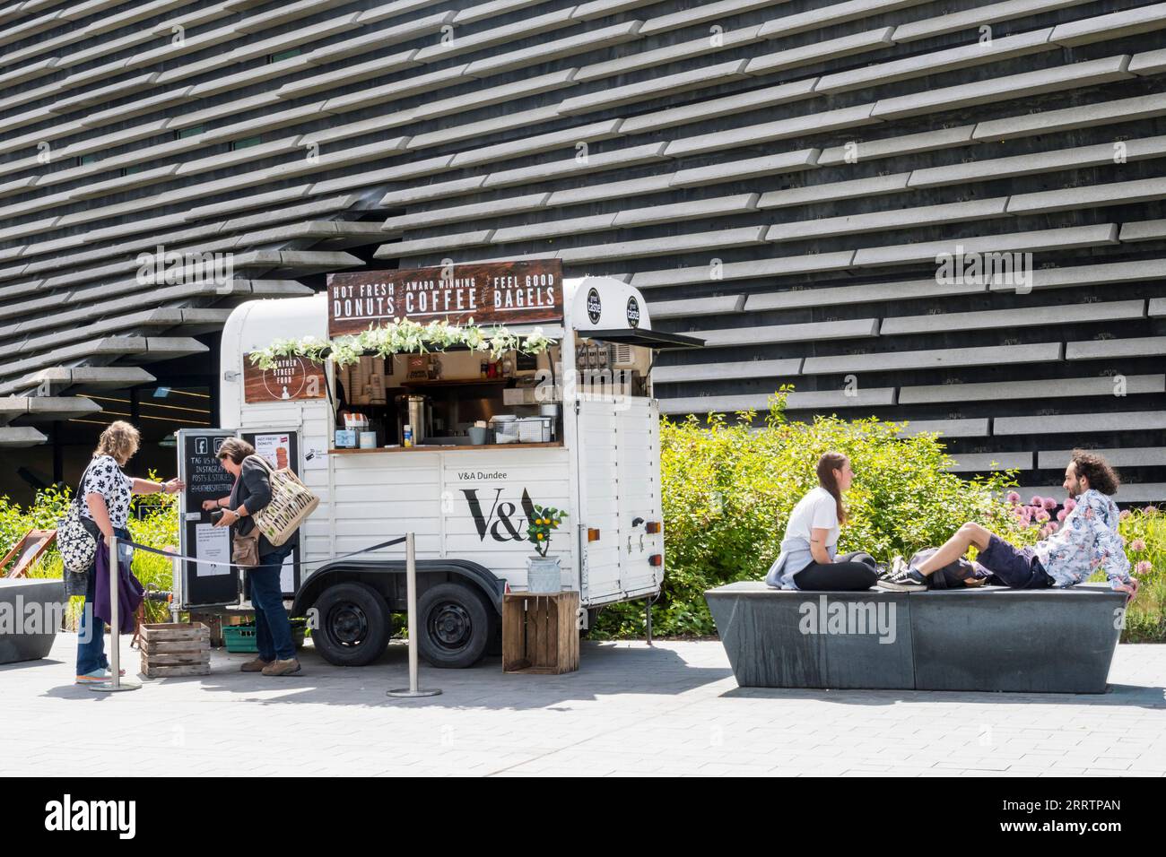 Heather Street Food outside the V&A, Dundee Stock Photo - Alamy