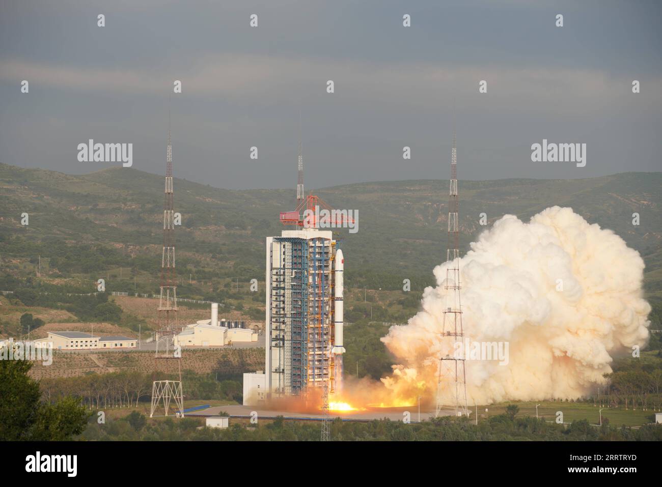 Long march rocket hi-res stock photography and images - Alamy