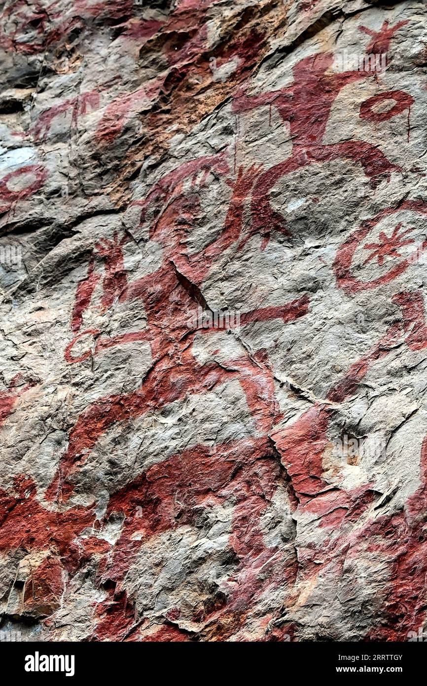 Huashan rock paintings hi-res stock photography and images - Alamy