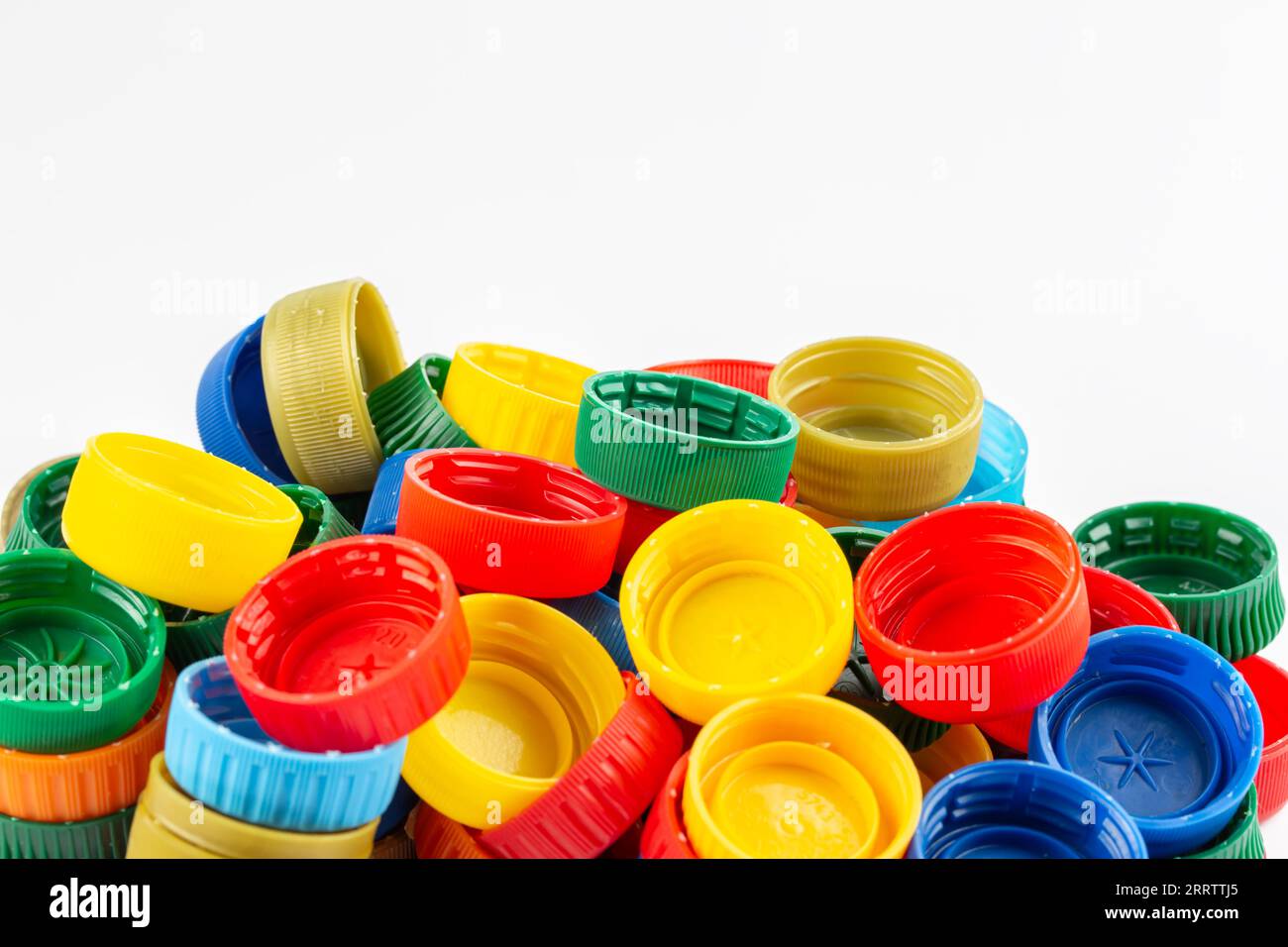 Different color bottle caps, excellent raw material for recycling ...