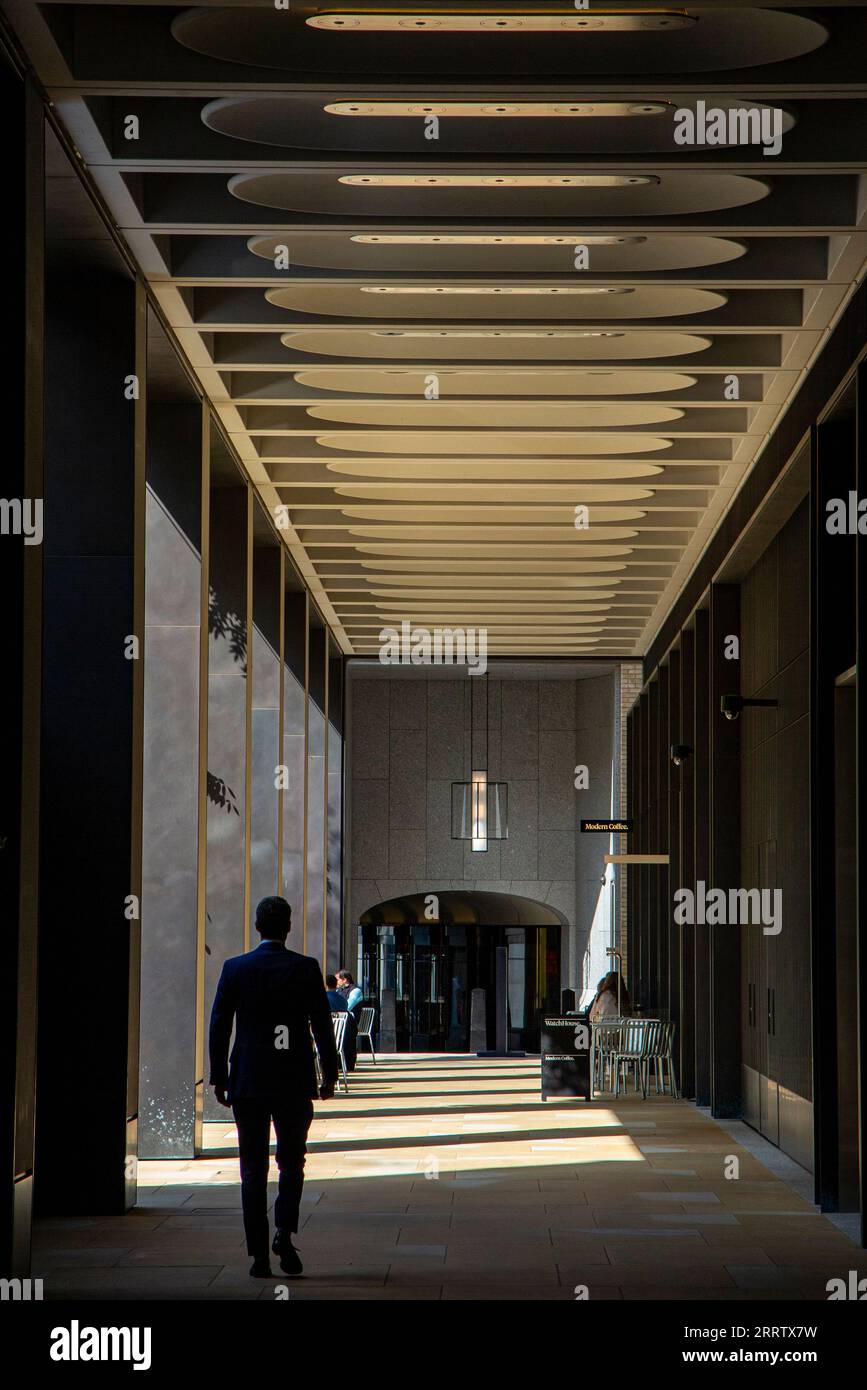 A cut through at Hanover Square, Mayfair, London Stock Photo - Alamy