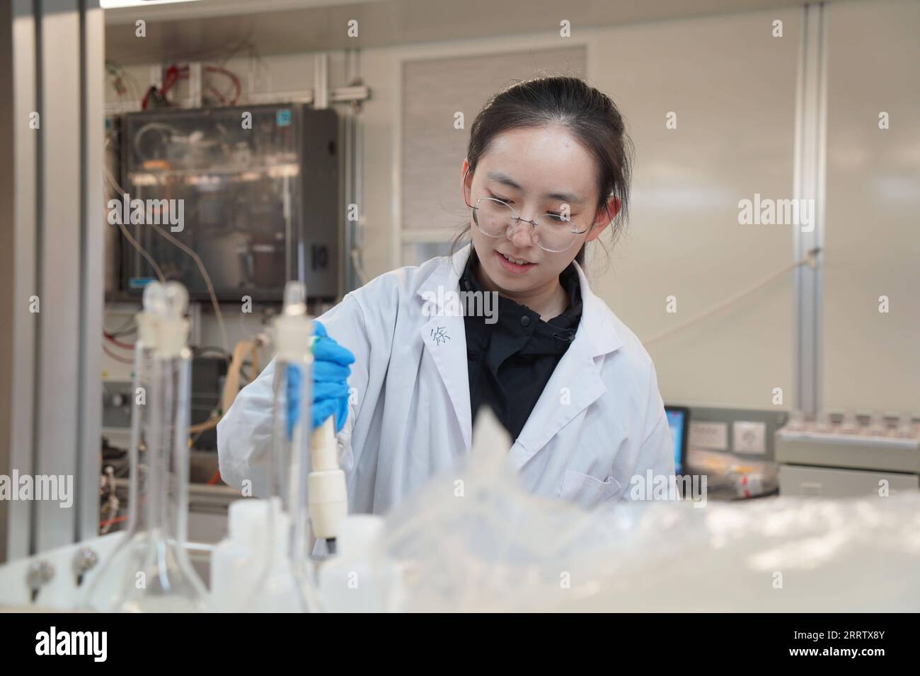 Sample of seawater hi-res stock photography and images - Alamy