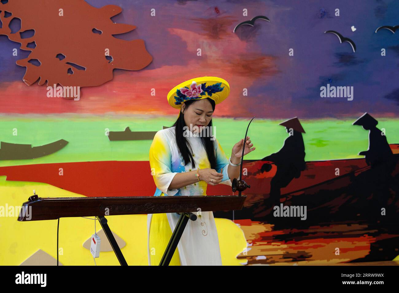 230816 -- DONGXING, Aug. 16, 2023 -- Su Haizhen, head of a museum of ...
