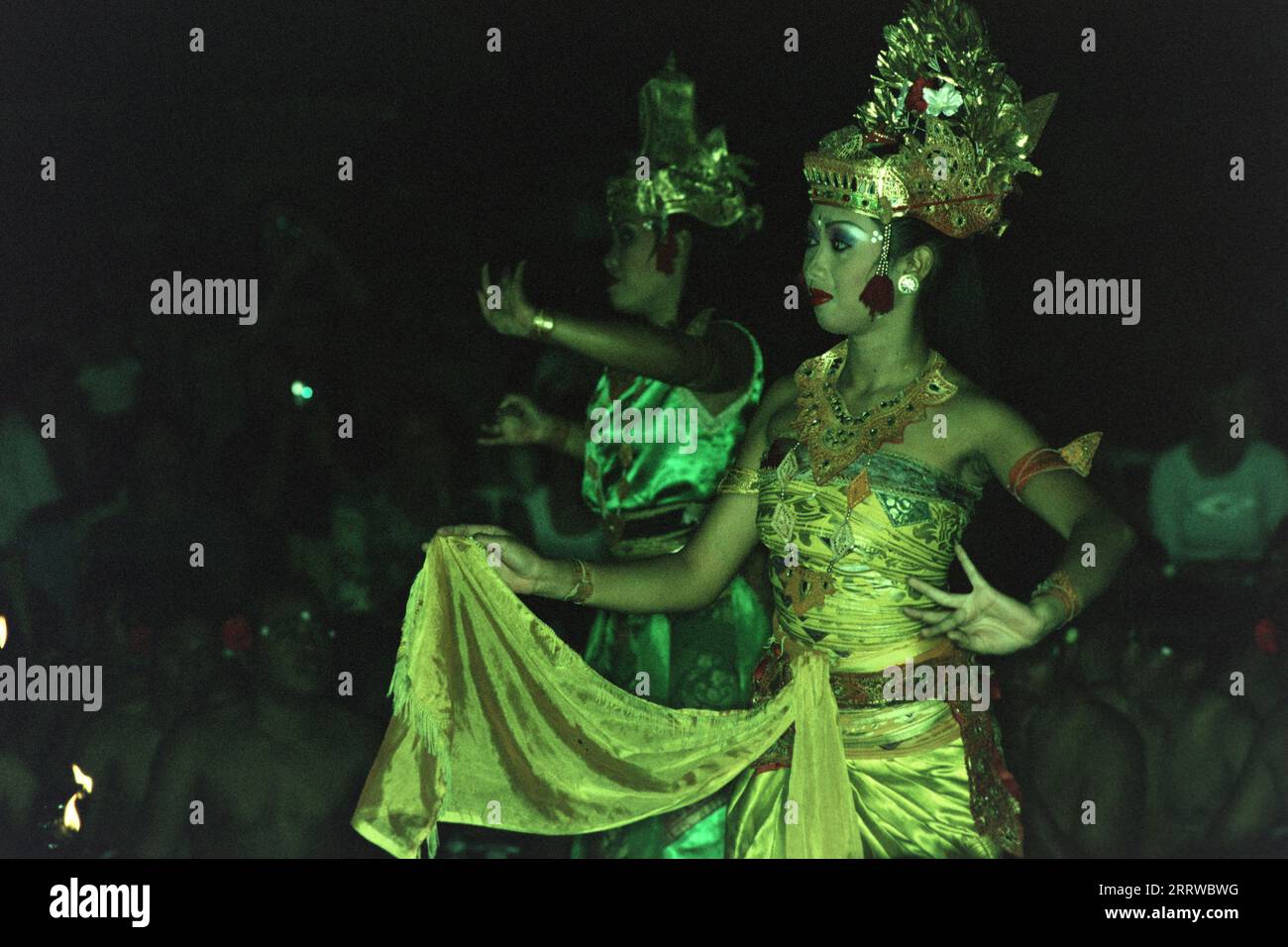 Female Balinese dancers in traditional costume during ceremony Stock ...
