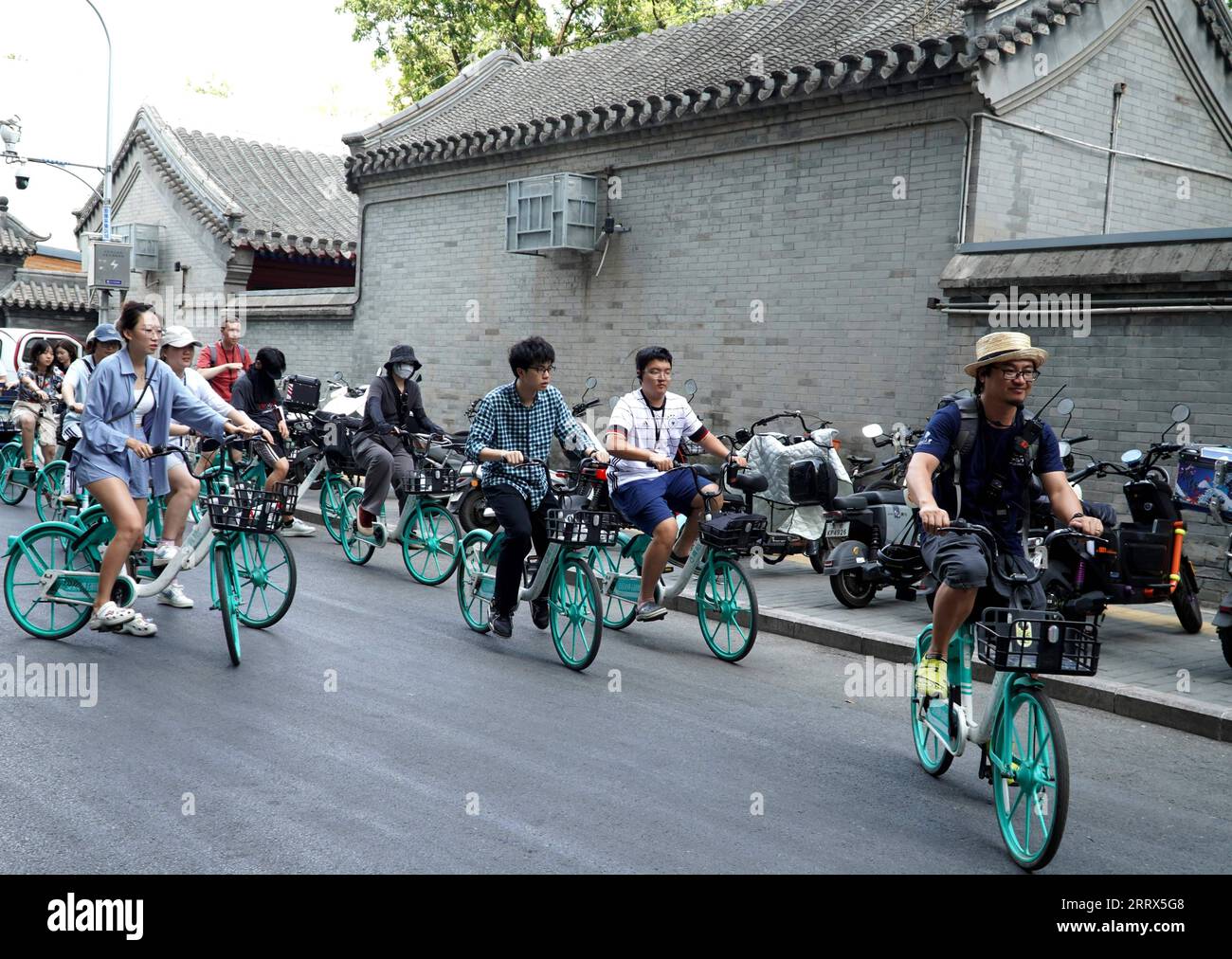 230822 -- BEIJING, Aug. 22, 2023 -- Lecturer Lu Fuquan 1st R and ...