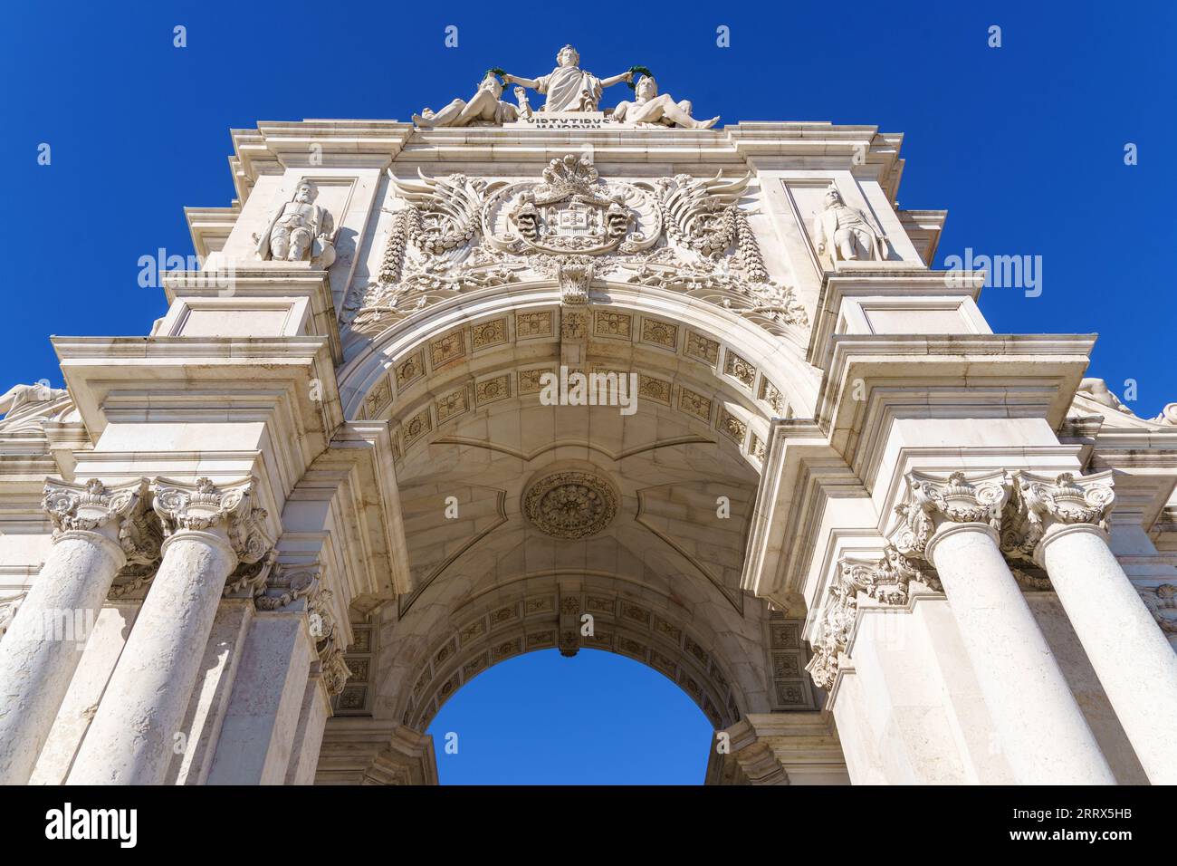 the rua augusta arch a symbol of portuguese rebirth and prosperity ...