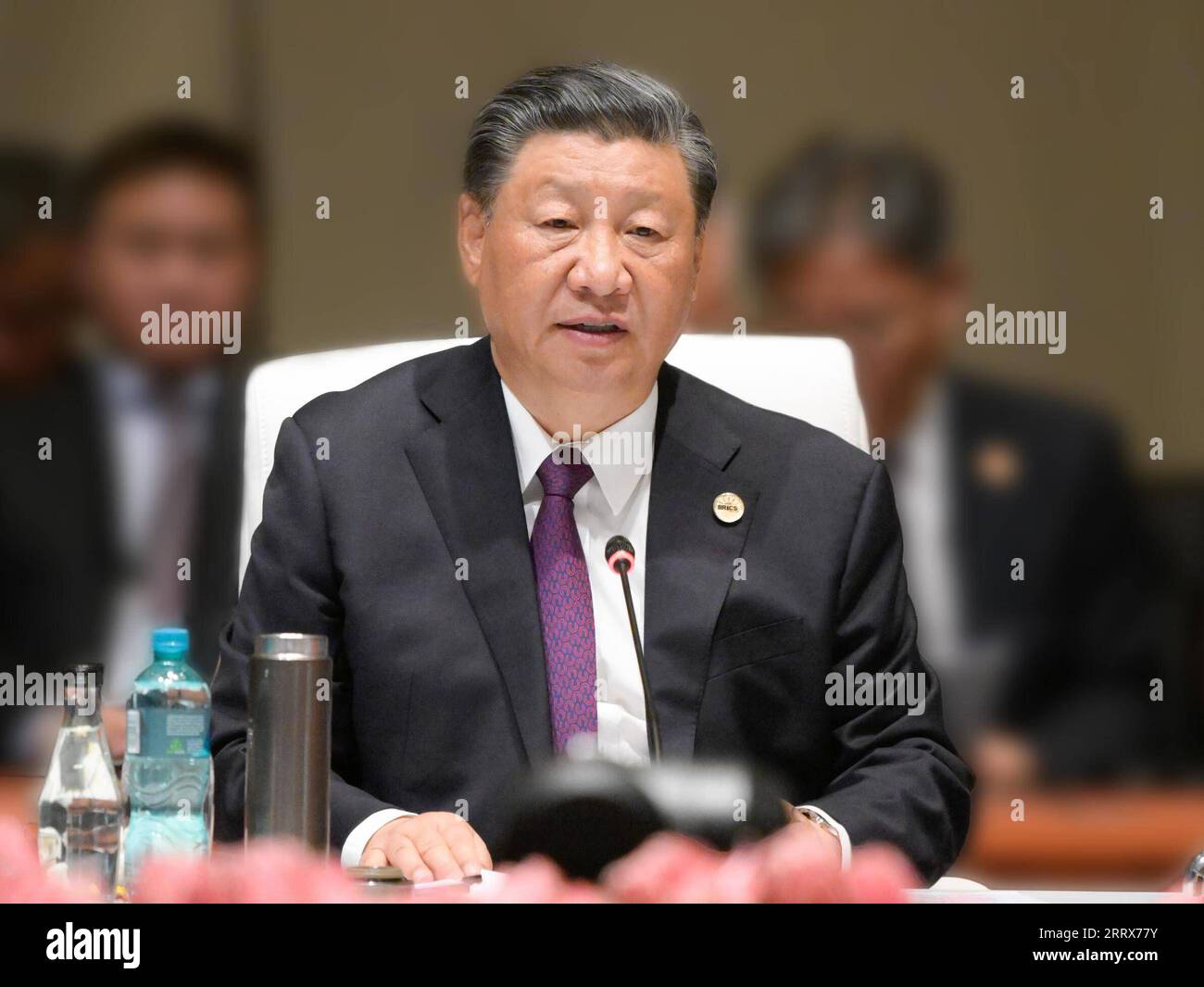 Shouldering responsibility hi-res stock photography and images - Alamy