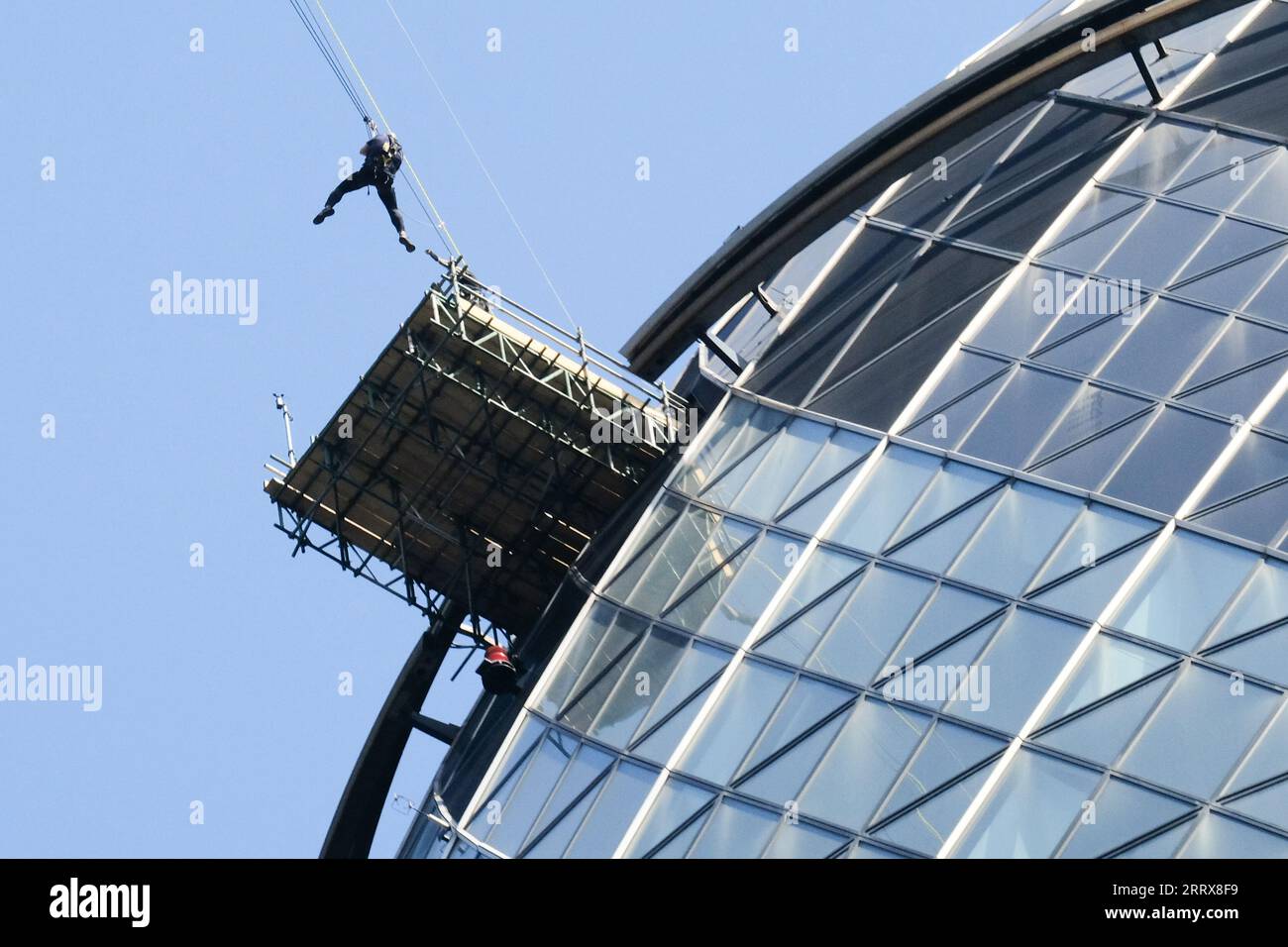 London landmarks skyscraper challenge hi-res stock photography and ...