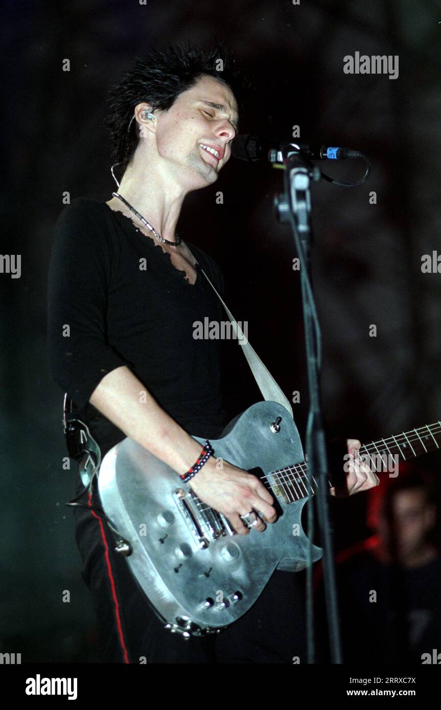 Chris wolstenholme 2001 hi-res stock photography and images - Alamy