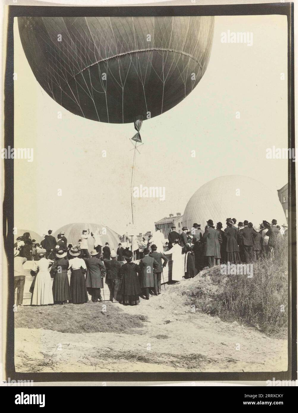 The Third Gordon Bennett Balloon Race, 10-Oct-1908 , the world's oldest ...