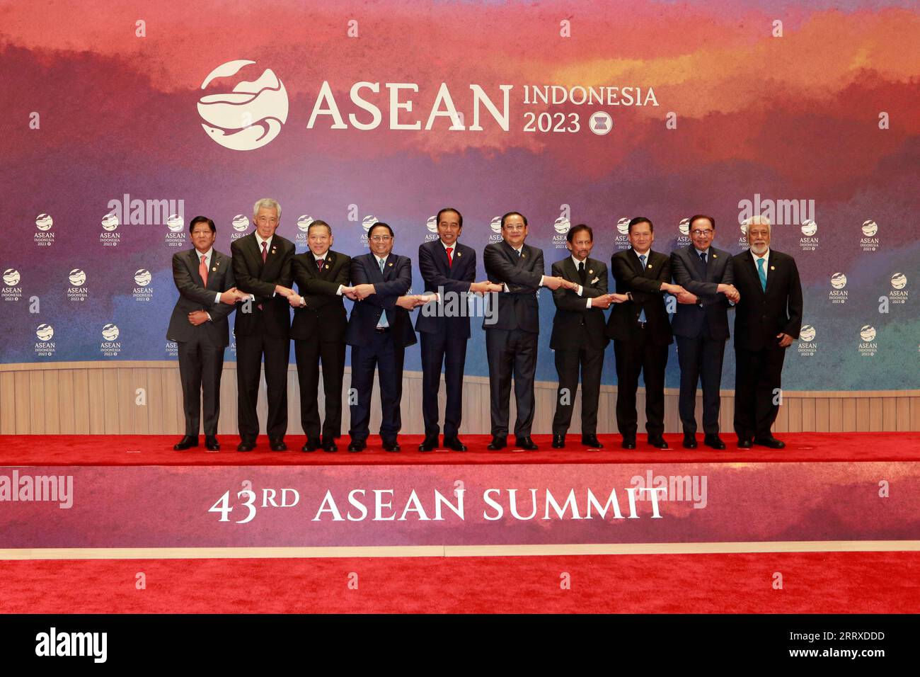 News Bilder des Tages 230905 -- JAKARTA, Sept. 5, 2023 -- A group photo ...