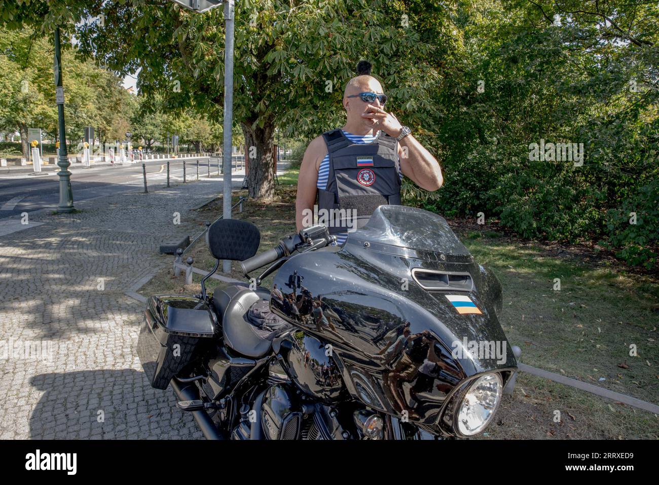 Fixed motorcycle hi-res stock photography and images - Alamy